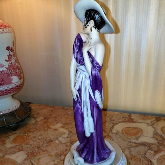 Capodimonte | Art | Capodimonte Figurine 983 Woman In Purple Dress ...